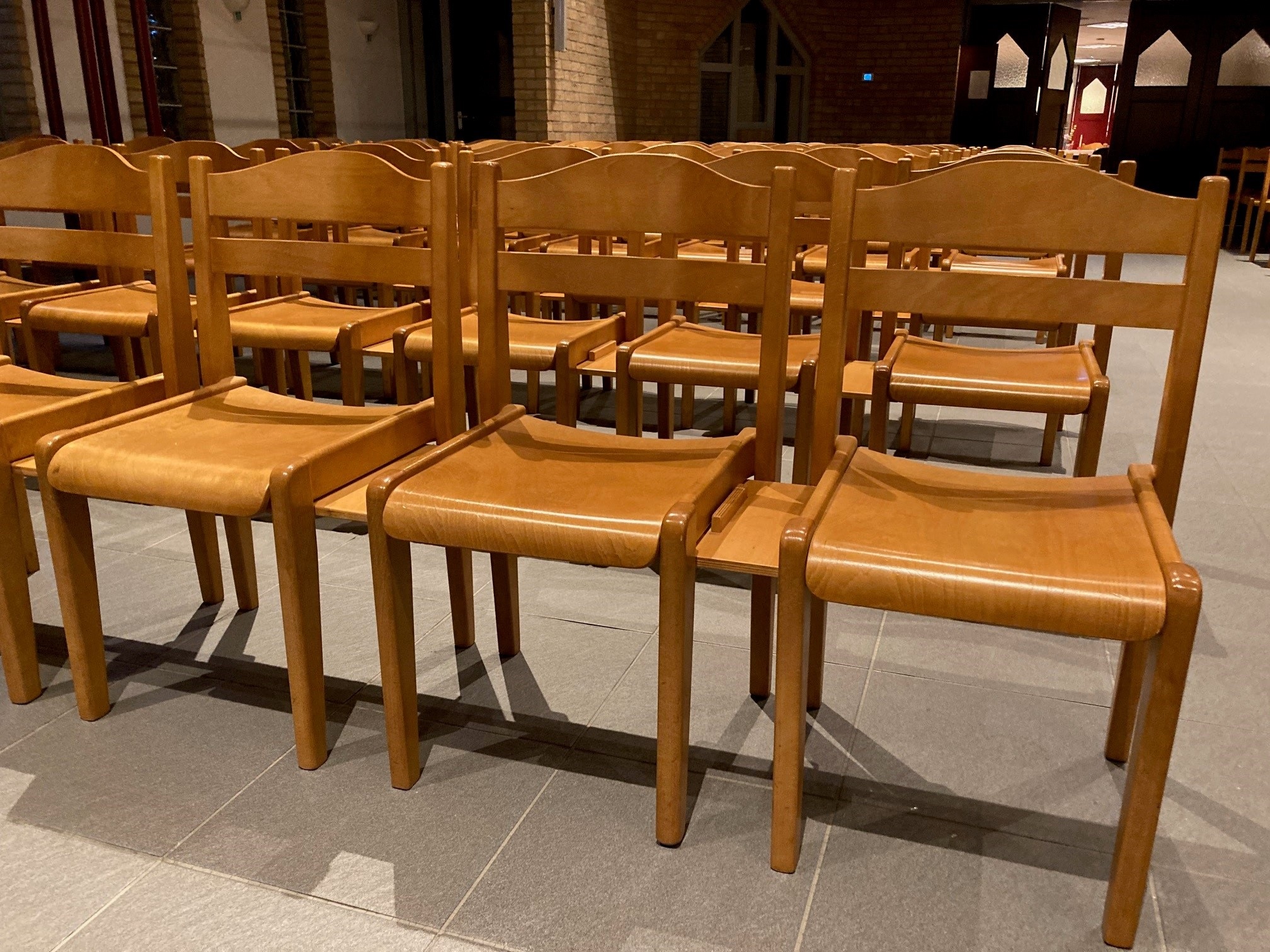 Kerkstoelen - VKB | Vereniging Kerkrentmeesterlijk Beheer